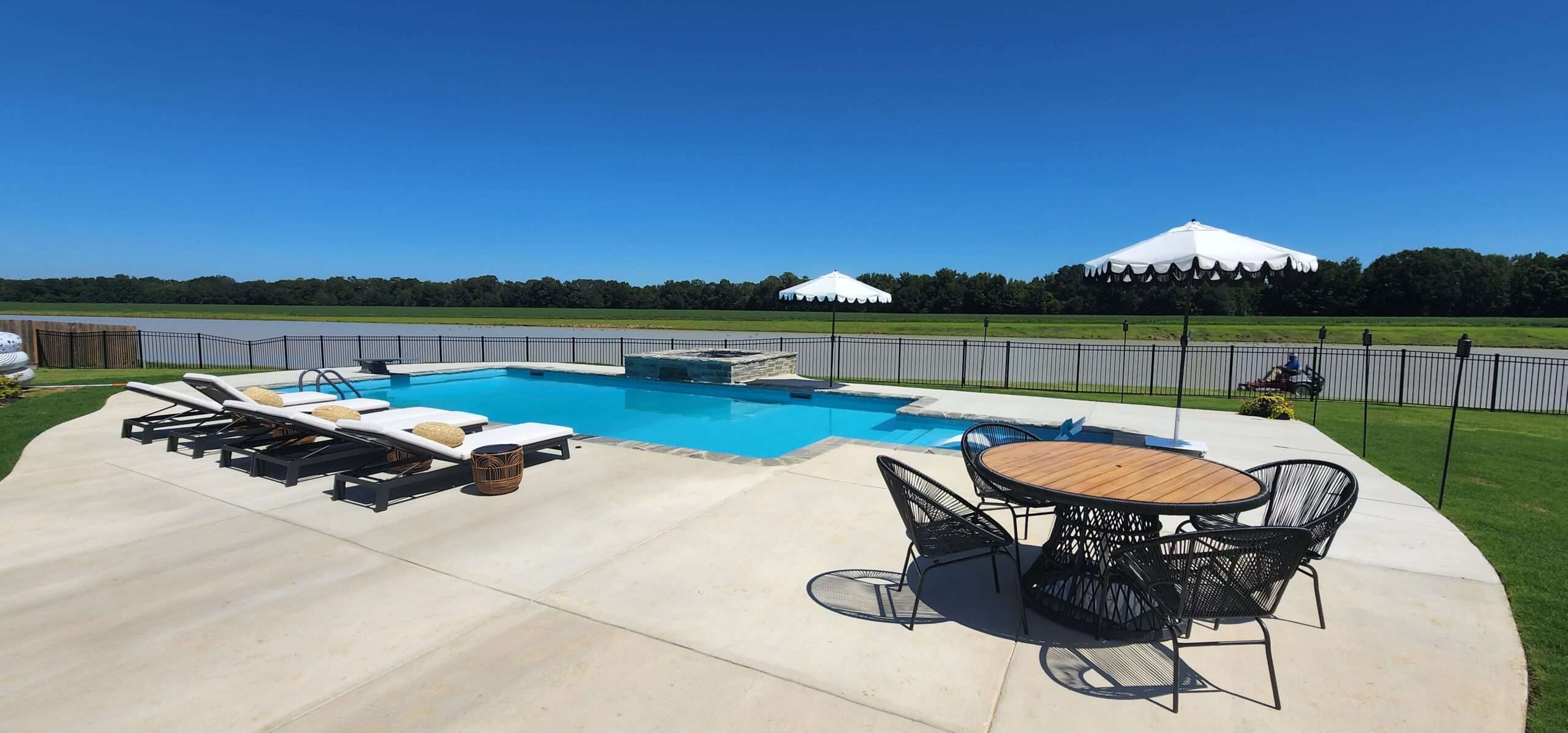 Atoka’s Custom Swimming Pool Builder | Advanced Pools, Inc.