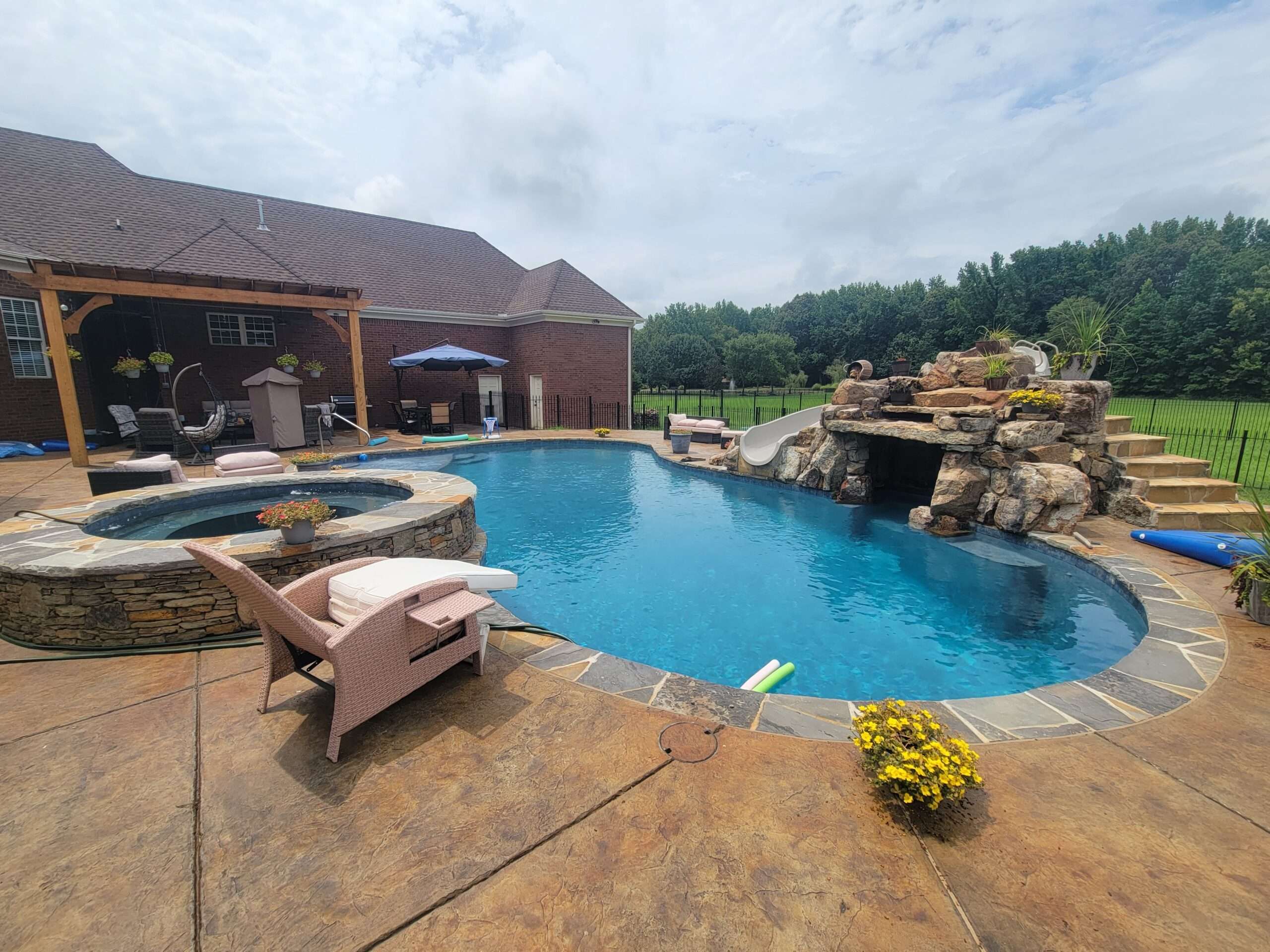Atoka’s Custom Swimming Pool Builder | Advanced Pools, Inc.